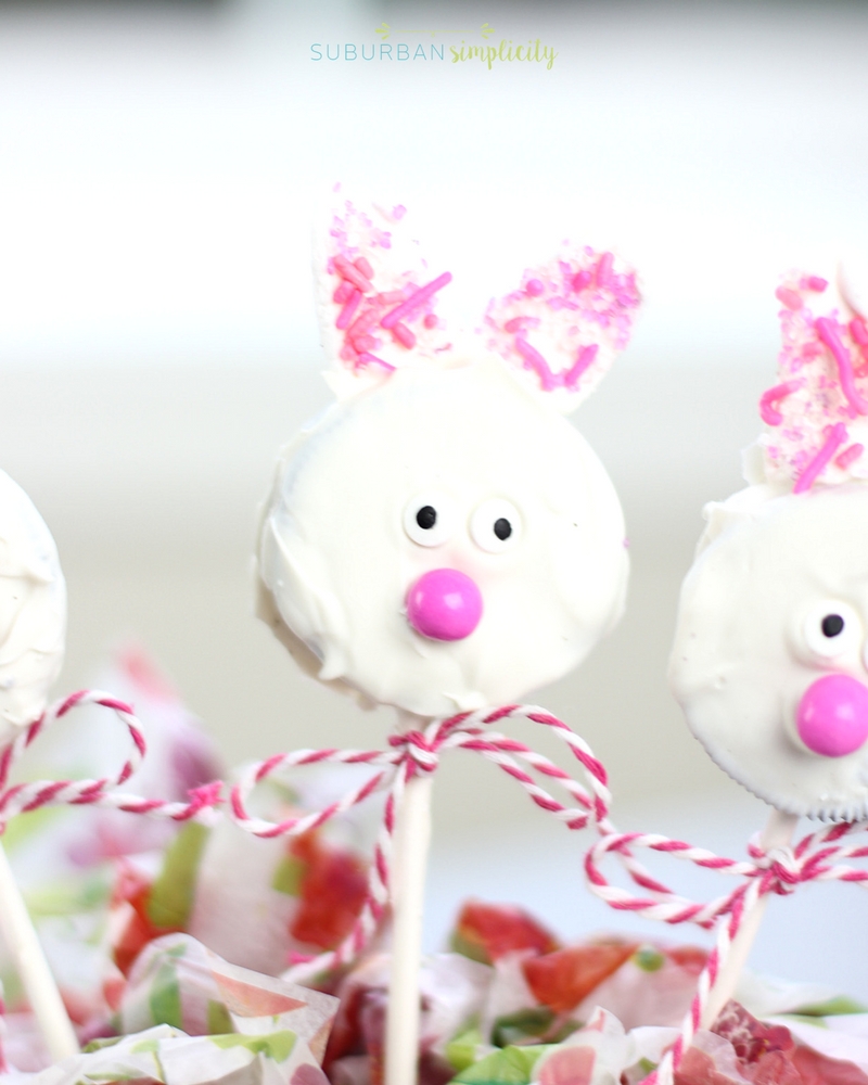 Adorable Easter Oreo Cookie Pops - Suburban Simplicity