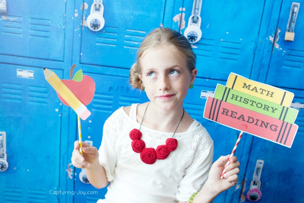 17 Best First Day of School Photo Ideas - Suburban Simplicity