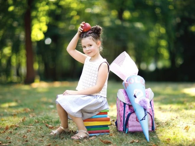 17 Best First Day of School Photo Ideas - Suburban Simplicity