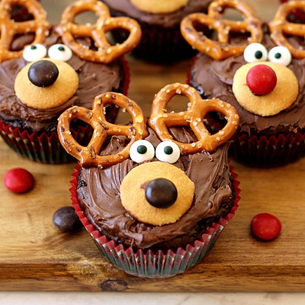 Adorable Reindeer Cupcake Recipe | Christmas Treat Idea