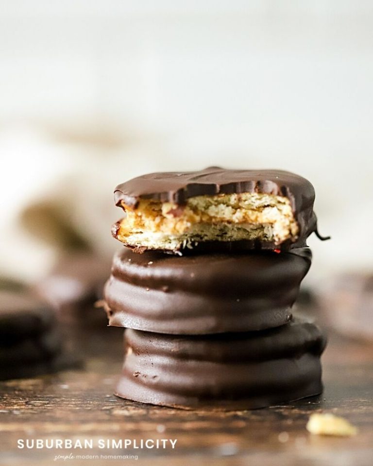 Chocolate Covered Ritz Crackers (Easy Recipe!) - Suburban Simplicity