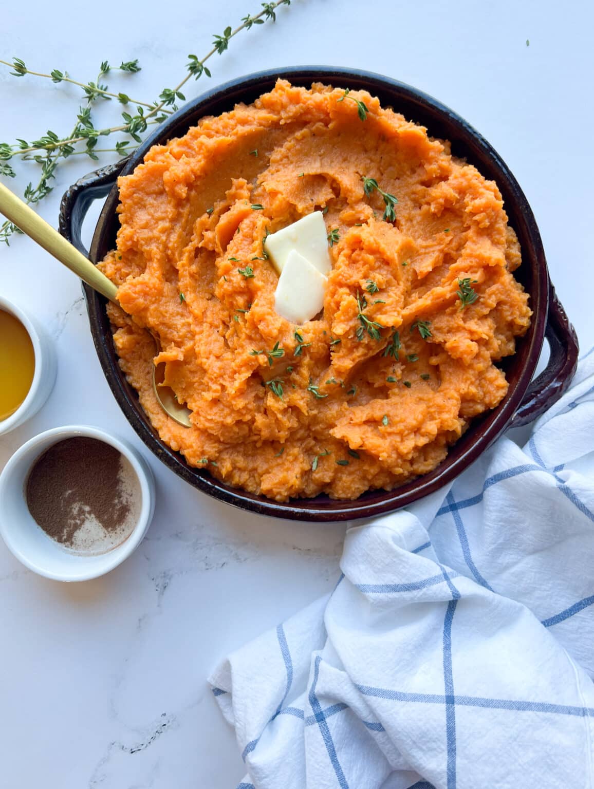 The Best Thanksgiving Mashed Sweet Potatoes (Video) - Suburban Simplicity