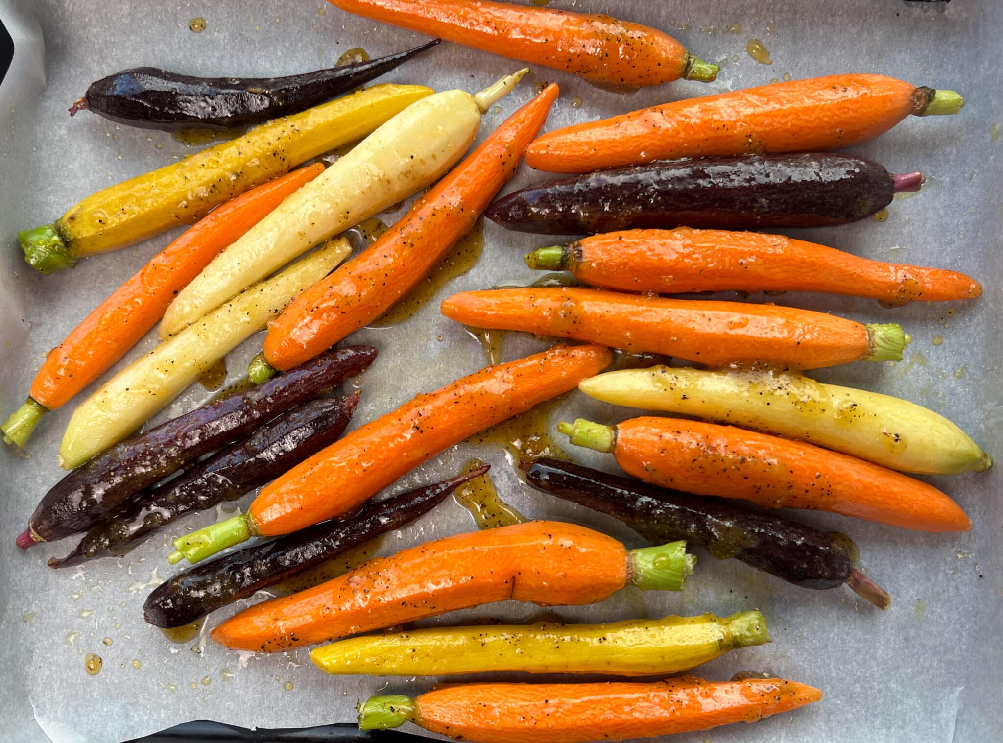 Sheet Pan Honey Roasted Carrots (Video) - Suburban Simplicity