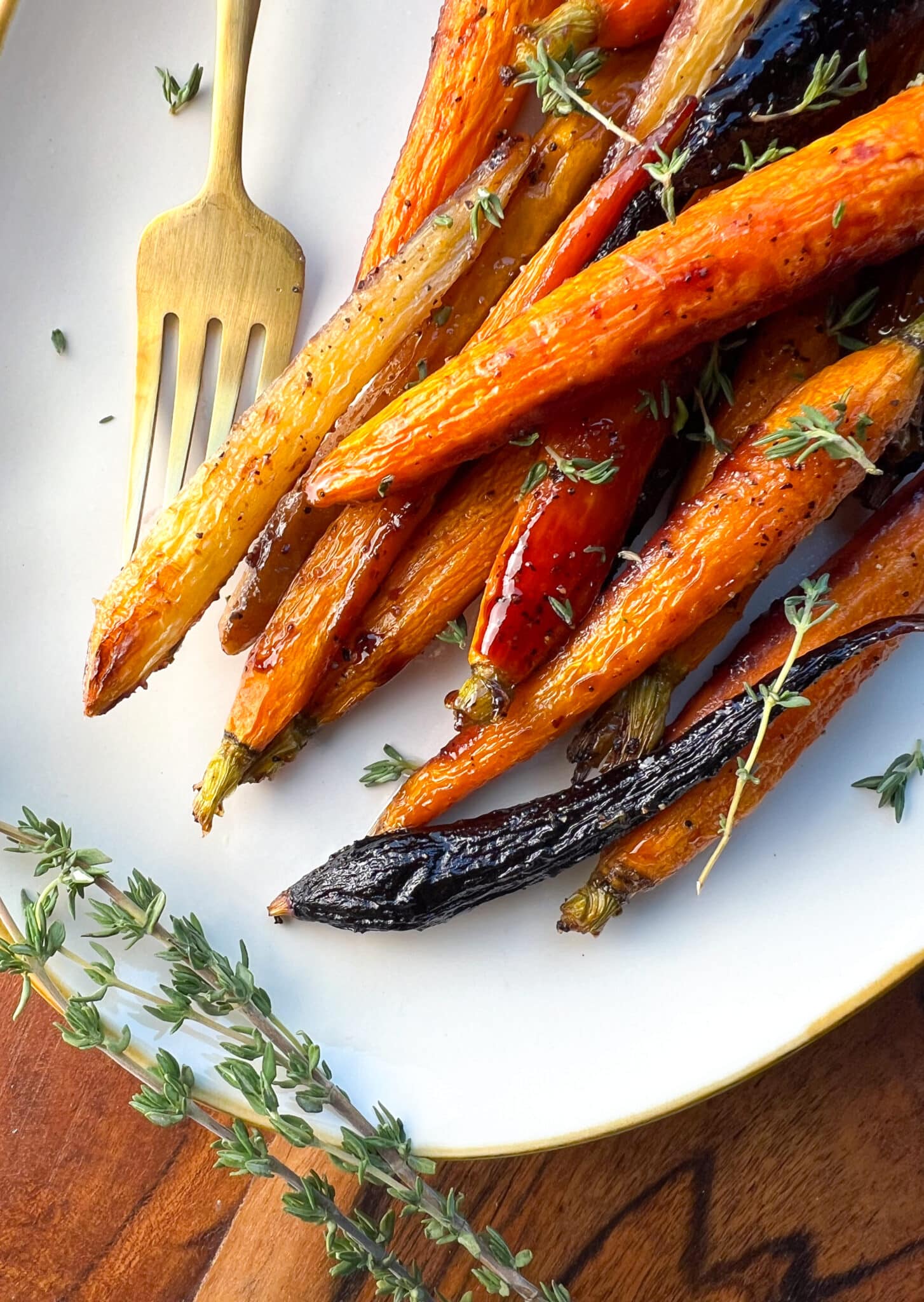 Sheet Pan Honey Roasted Carrots (Video) - Suburban Simplicity